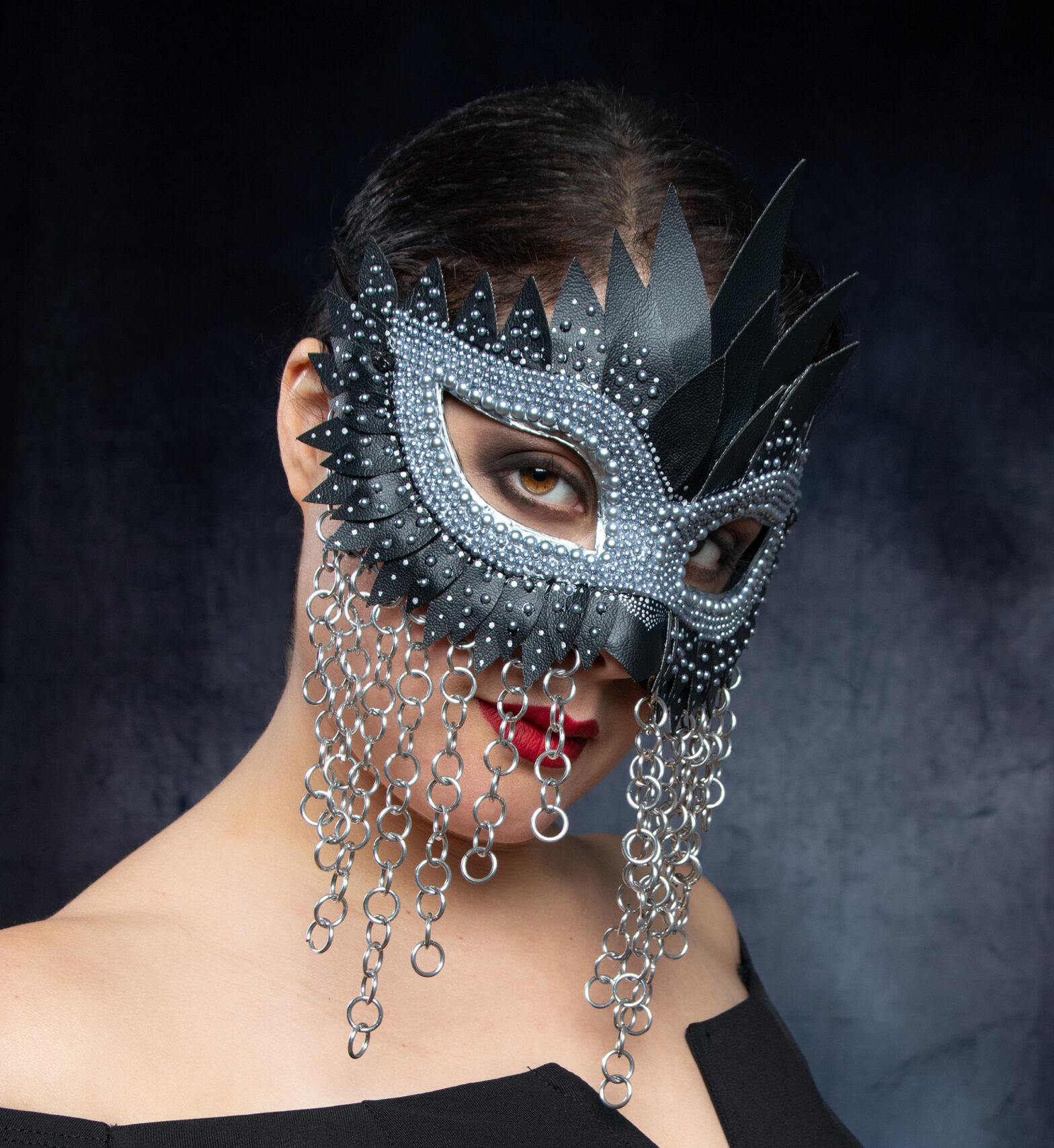 Silver Chained Masquerade Mask – Visual Echoes Studio